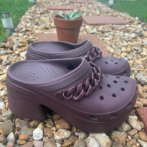 CROCS | Shoes | Nwot Crocs Womens 9 Rubber Siren Chain Chunky Clogs ...